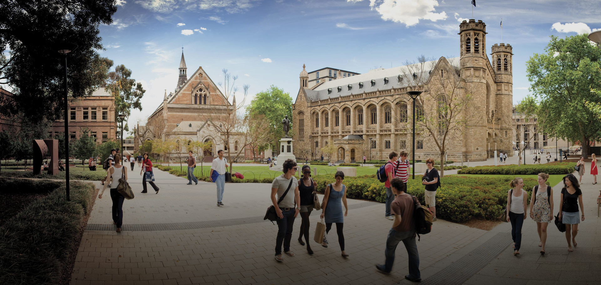 Australia's Eight Universities Tuition Fees | uhomes.com