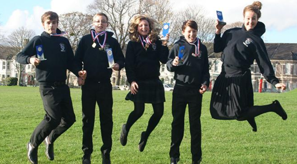 Dressing Styles of UK University Students | uhomes.com