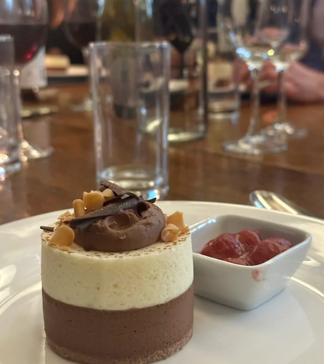 A Comprehensive Guide to Formal Dinners at Oxford | uhomes.com