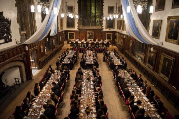 A Comprehensive Guide to Formal Dinners at Oxford | uhomes.com
